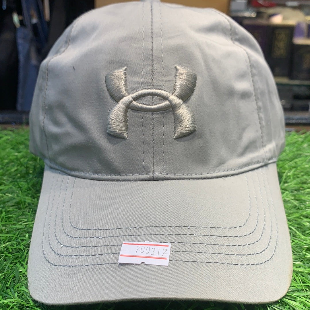 Grey Colour Cap – Luxury D'Allure